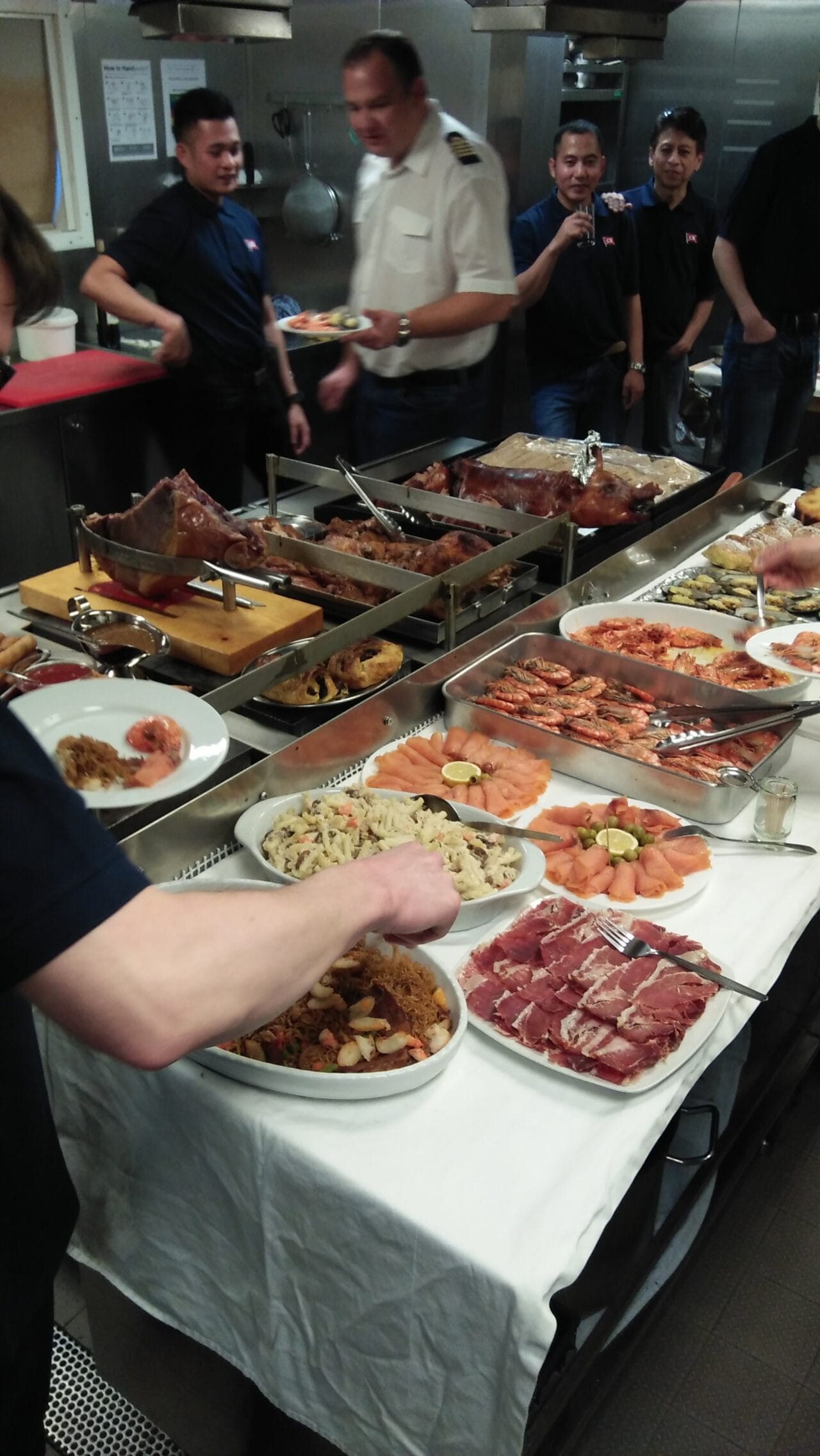 🎄 How Seafarers Celebrate Christmas on a Tanker Ship