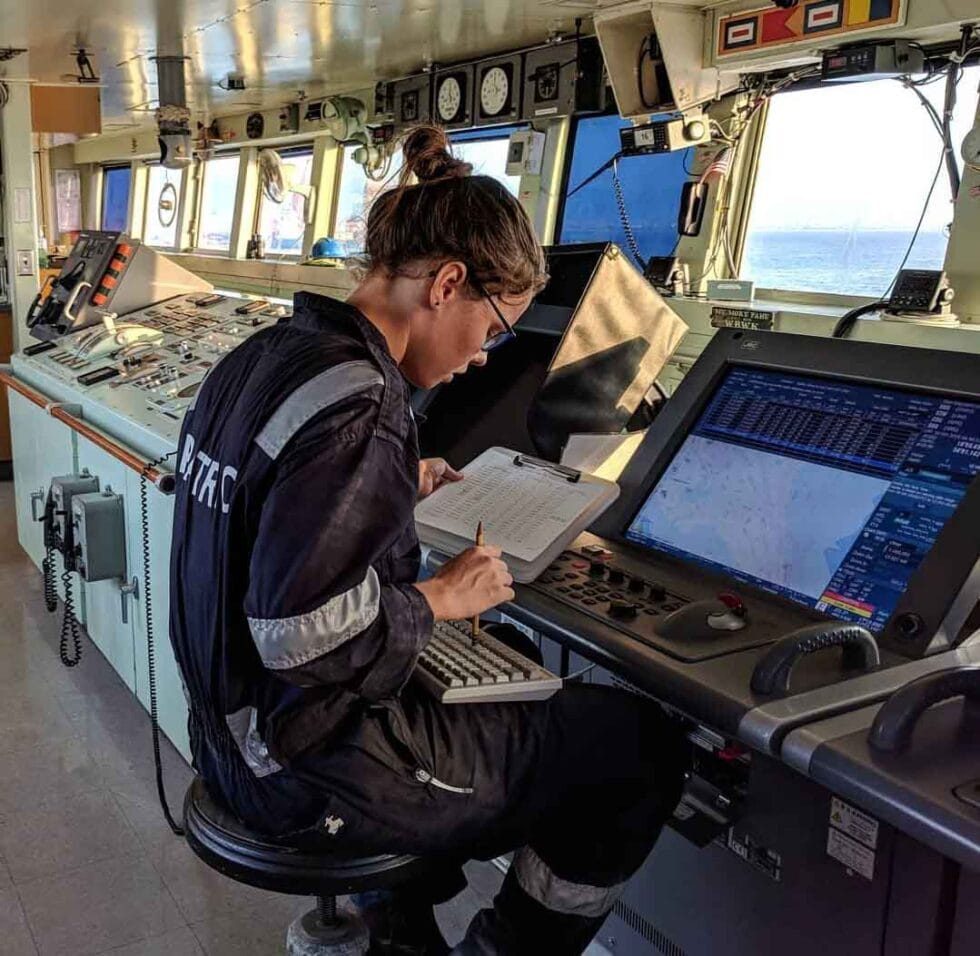 🚢 Second Officer Duties, Responsibilities, and Salary